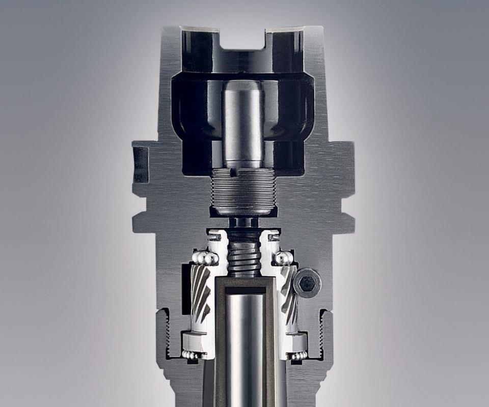 Mill, Drill Chucks Deliver 3 Tons Traction Force | Modern Machine Shop